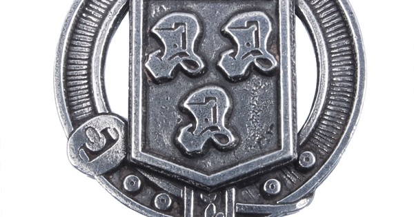 Kennedy (Irish) Carrick Cap Badge