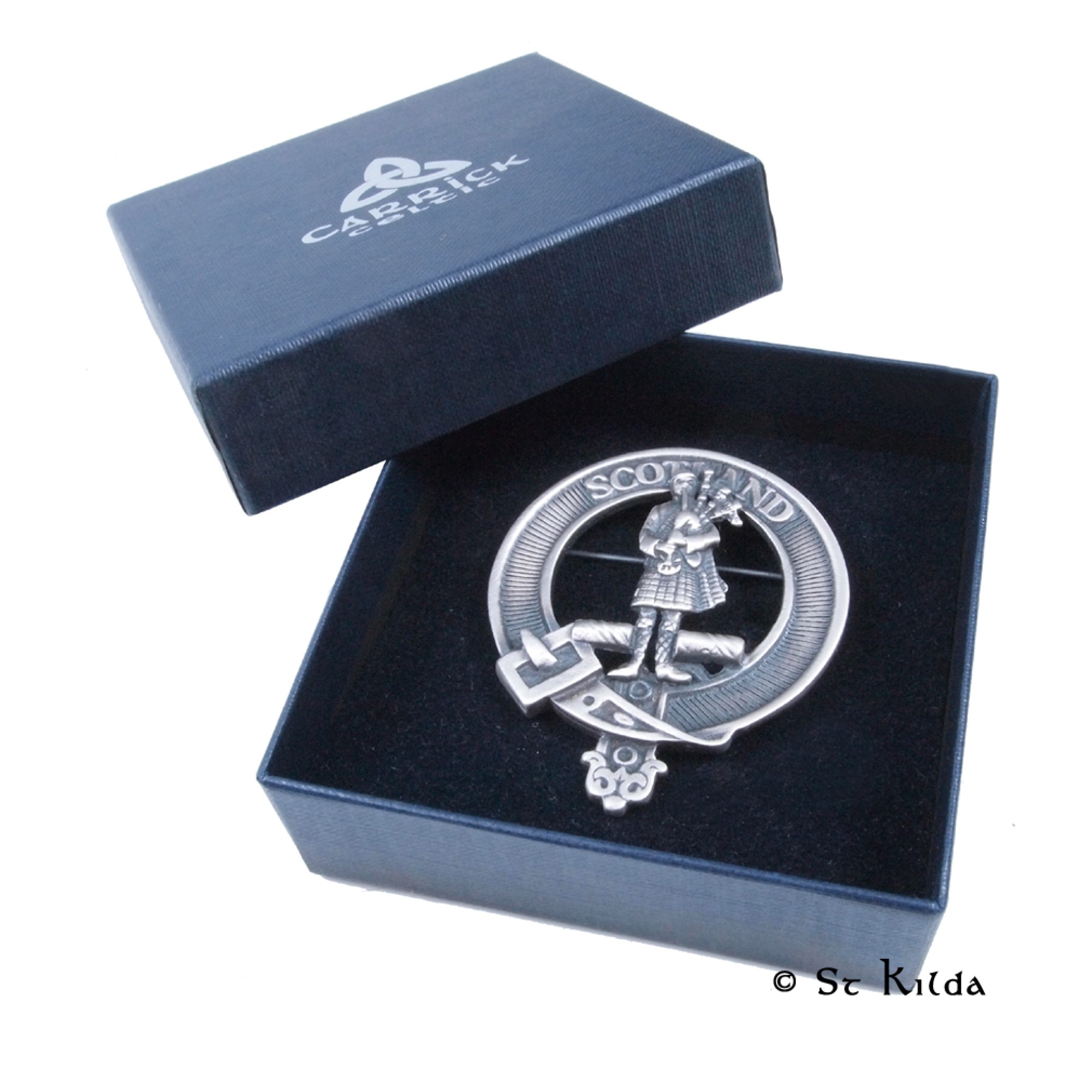 Carrick Bagpiper Cap Badge